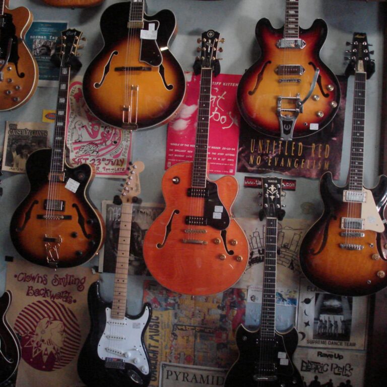 Lygon Street, Melbourne | Restaurants, Cafes, Bars, Venues & Things To Do